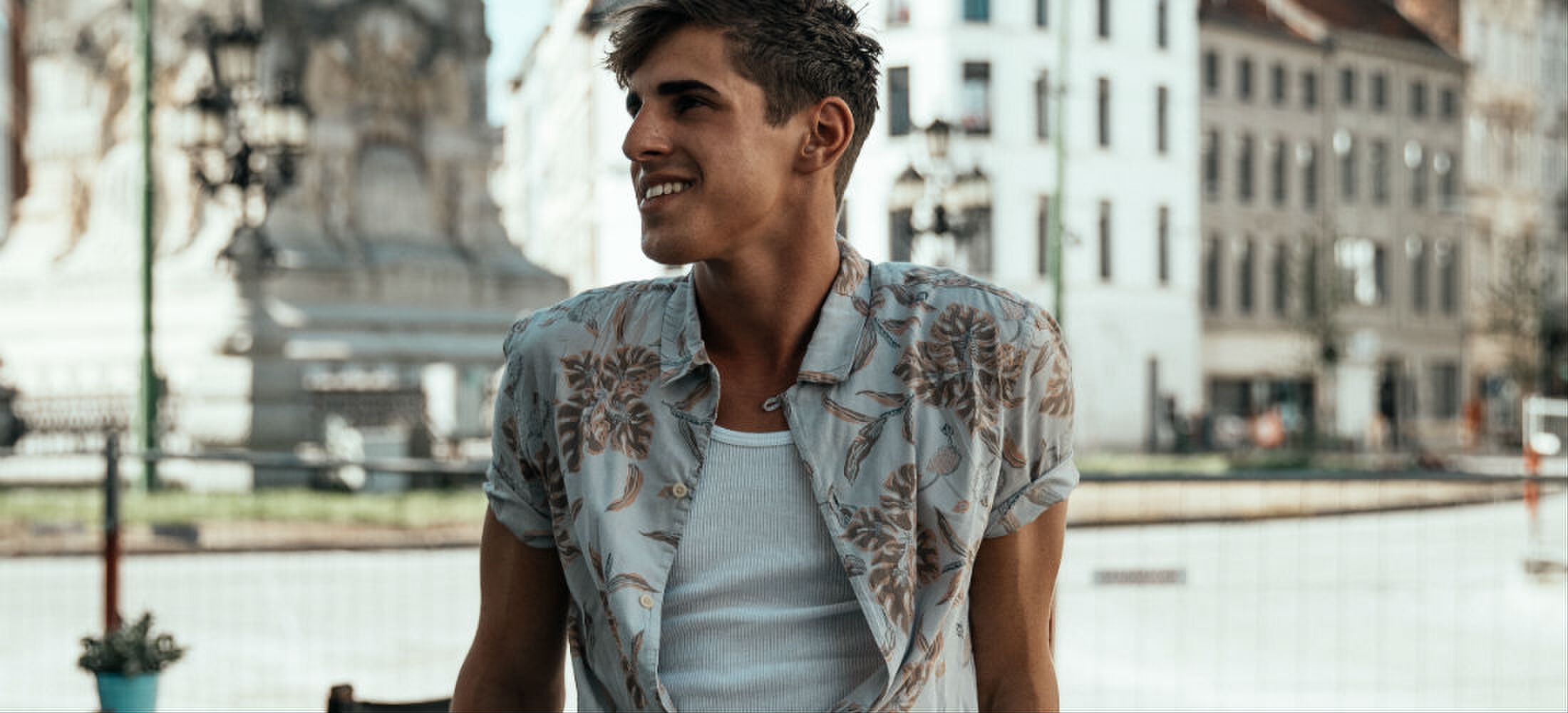 Het short sleeve overhemd maakt deze zomer zijn welverdiende comeback ...
