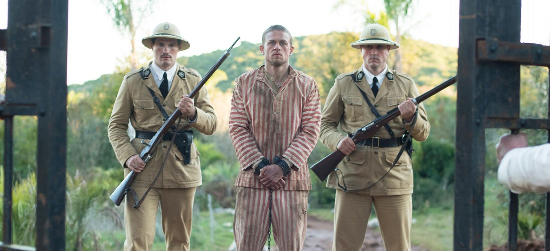 De harde gevangenisfilm Papillon staat vanaf nu op Netflix | MAN MAN