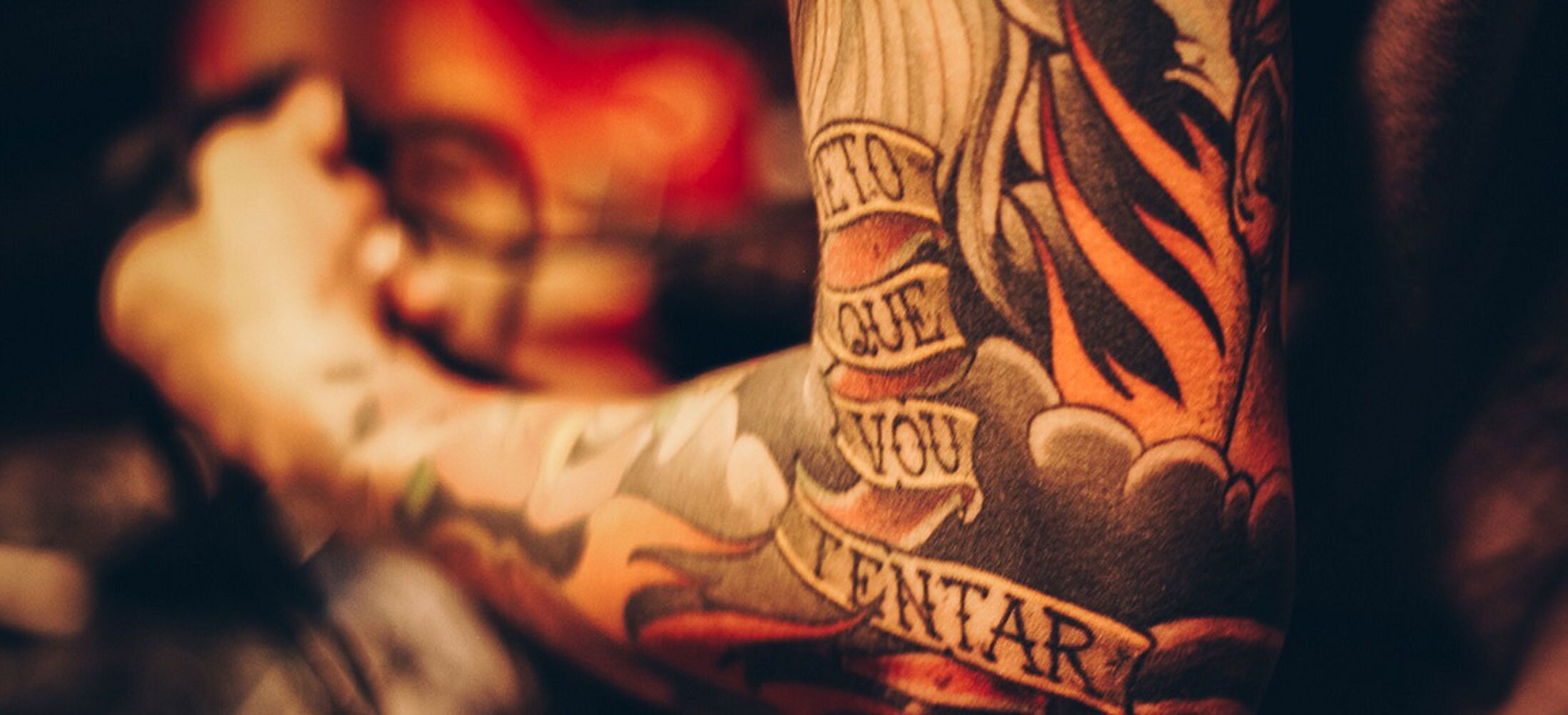 Zo herken je dat je een ontstoken tattoo hebt | MAN MAN