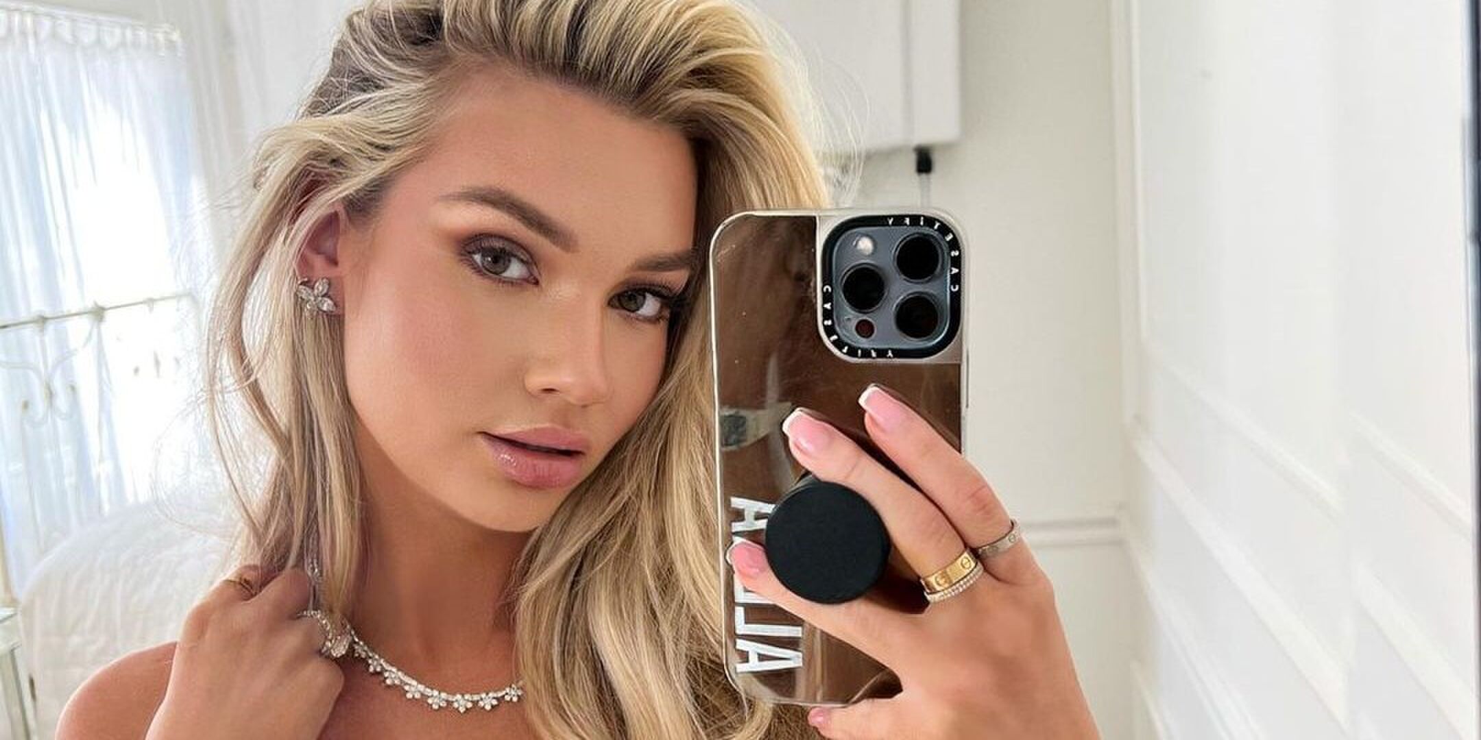 Alexa Collins stopt met school en verdient geld aan Instagram