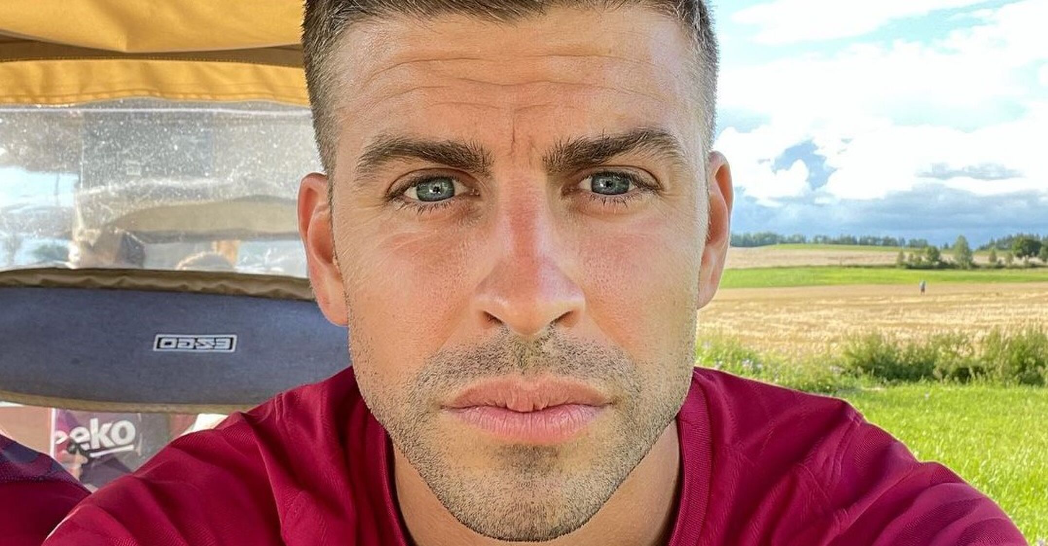 Met deze 12 jaar jongere dame bedroog Piqué zijn vrouw Shakira