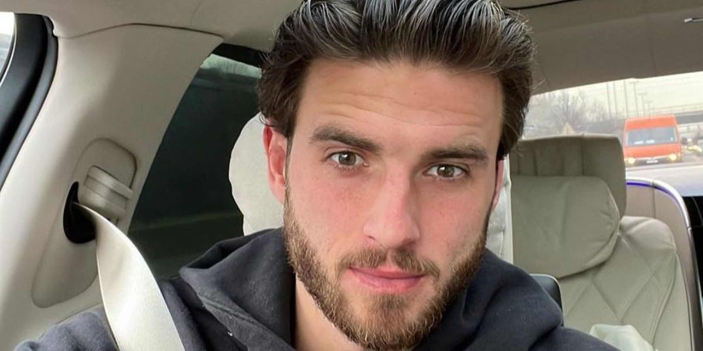 Wesley Hoedt zet zijn prachtige penthouse te koop na relatiebreuk