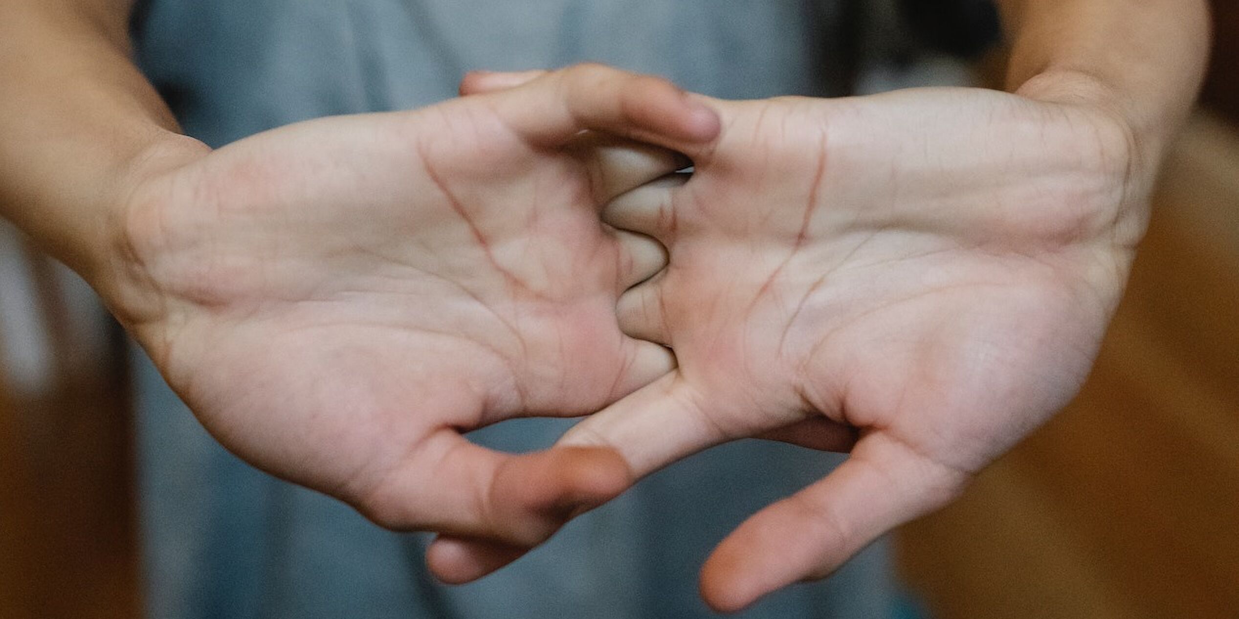 Is het kraken van je knokkels slecht voor je of niet? | MAN MAN