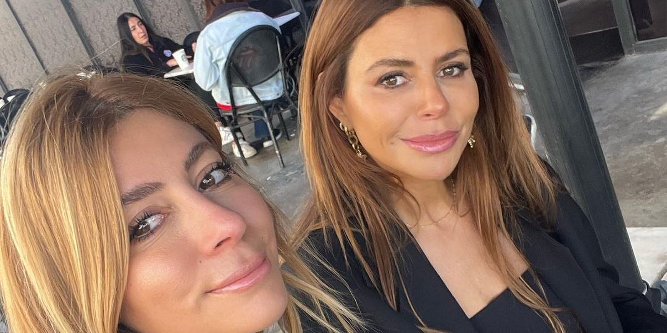 Olcay en Dolshe Gulsen plaatsen hete bikinifoto's op Instagram