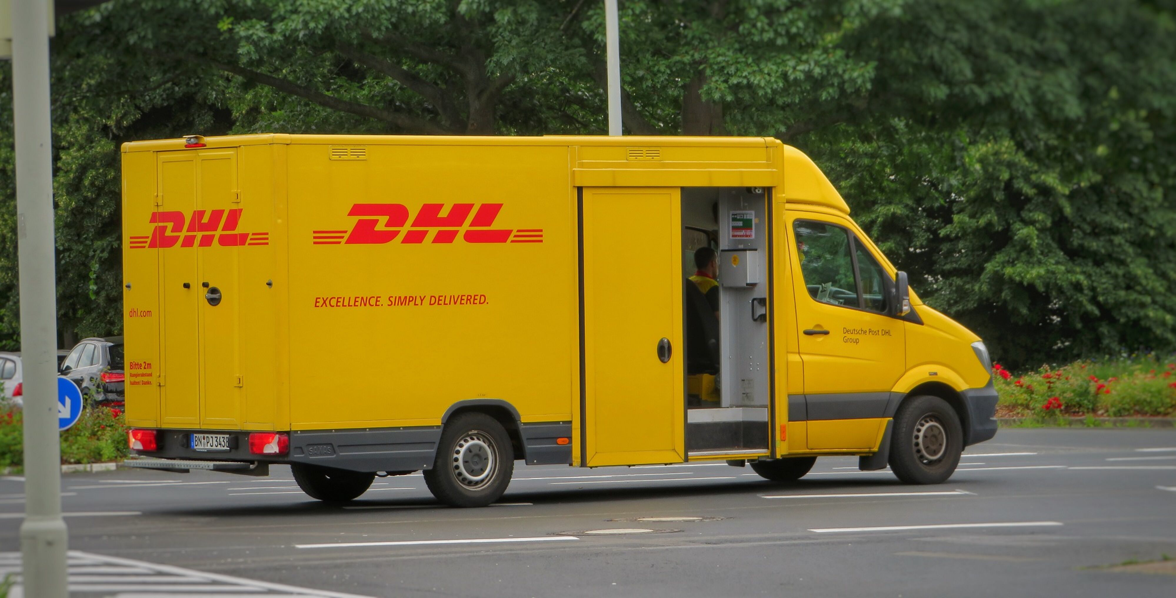 Het gemiddelde salaris van een postbezorger bij DHL of PostNL