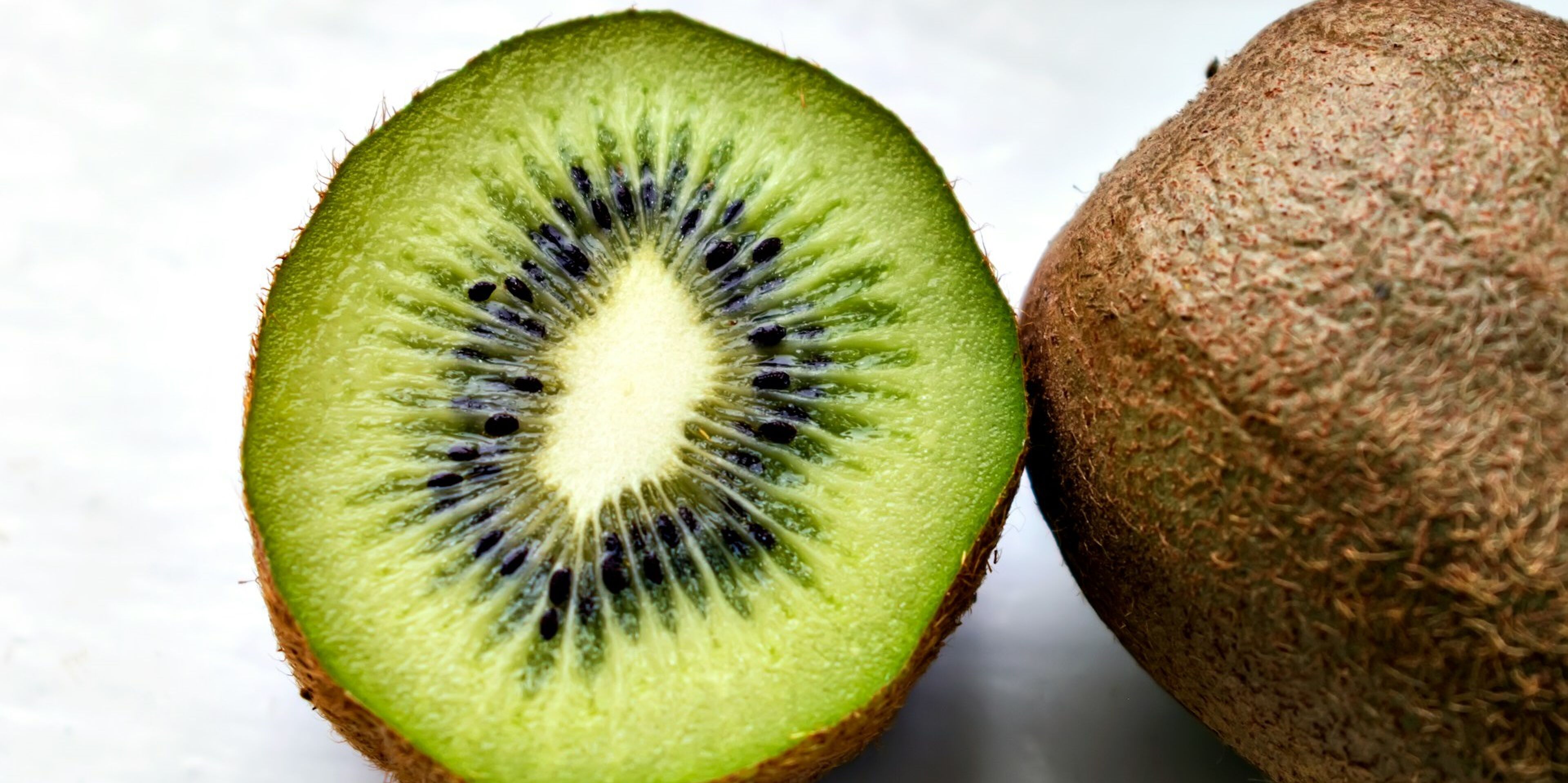 Welk fruit je juist wél met schil moet eten