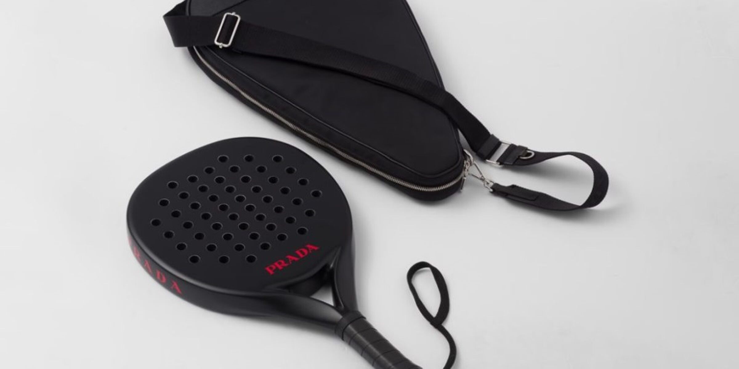 Padellen met Prada: sla je slag met een padelracket van € 1.700,-