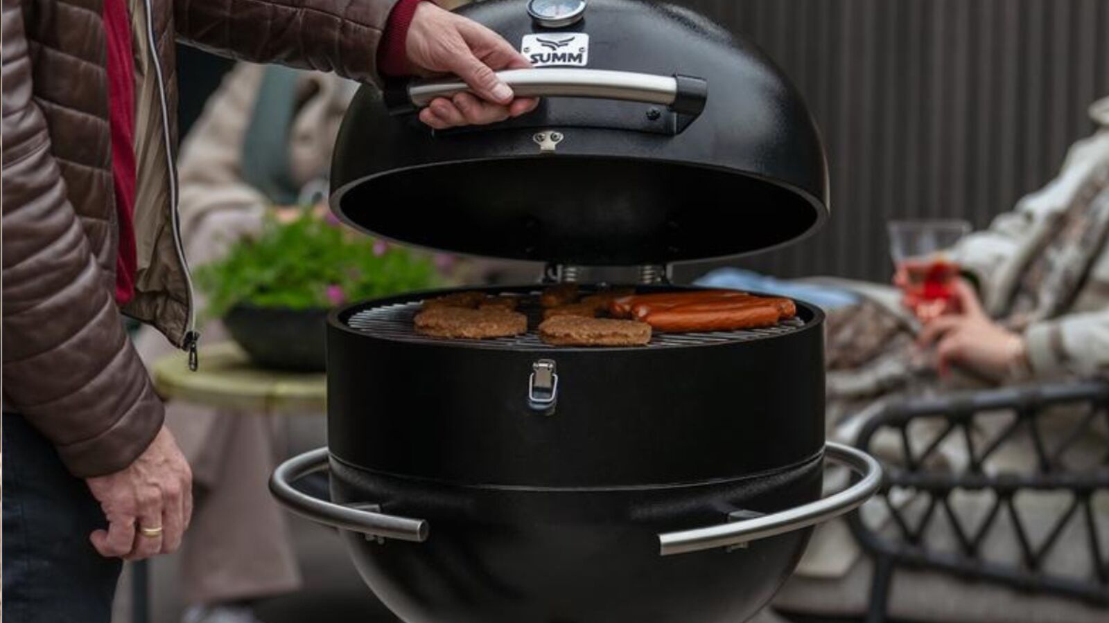 Big Green Egg / Kamado te duur? Action heeft véél goedkopere