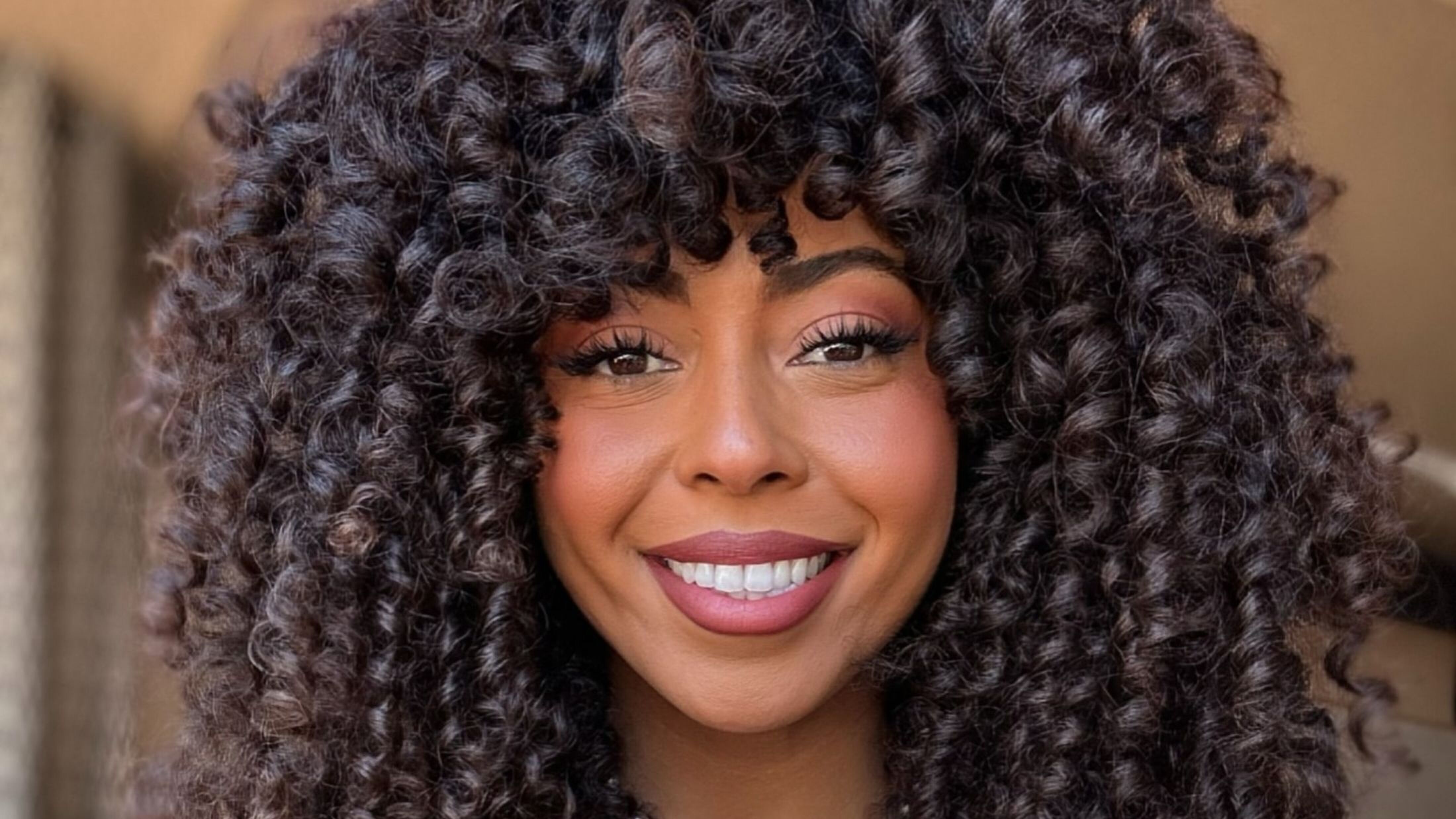 Fel bekritiseerde presentatrice Fenna Ramos woont héél uniek