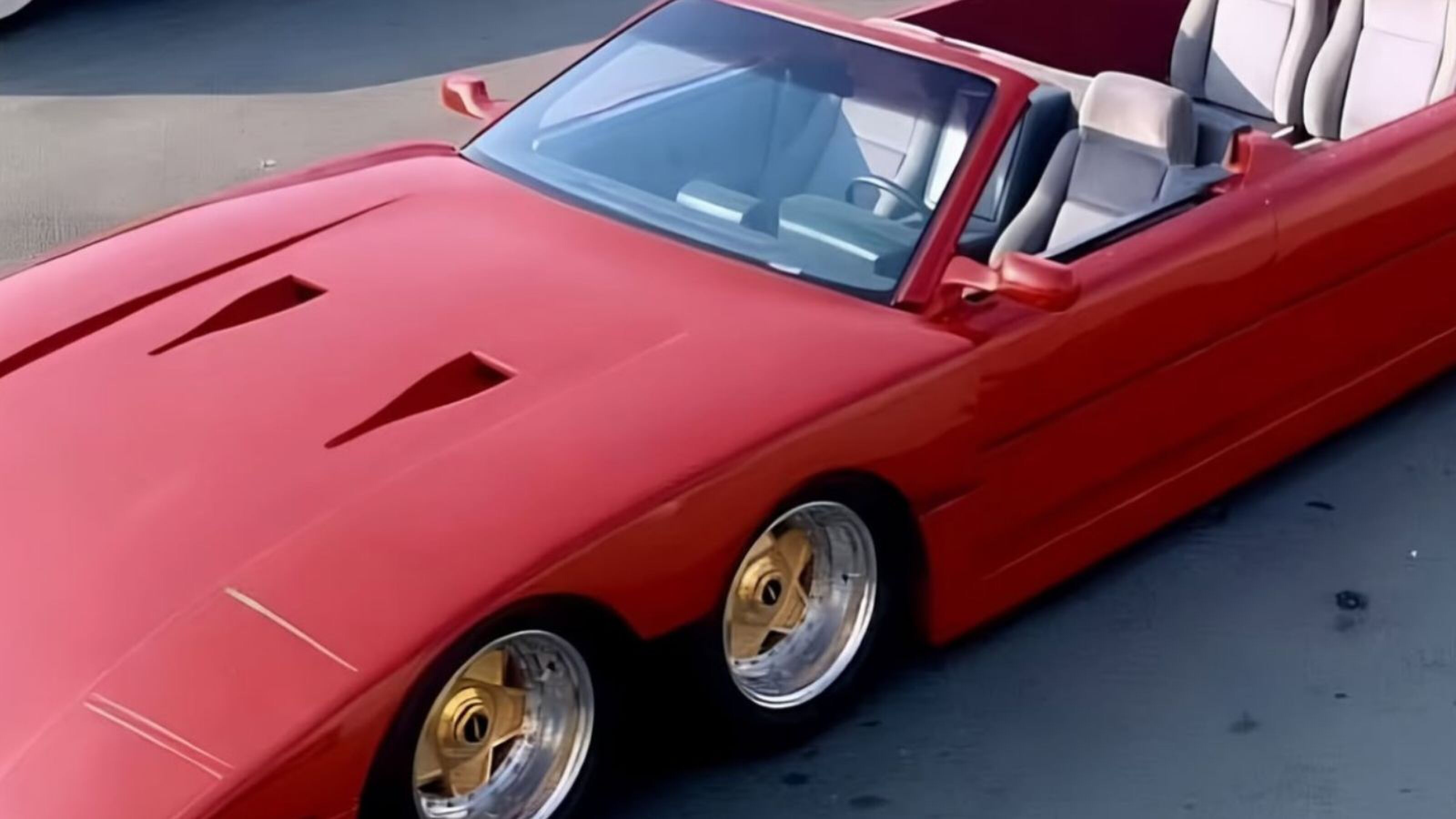 Uniek: deze man bouwde zijn auto om tot een Ferrari-limousine