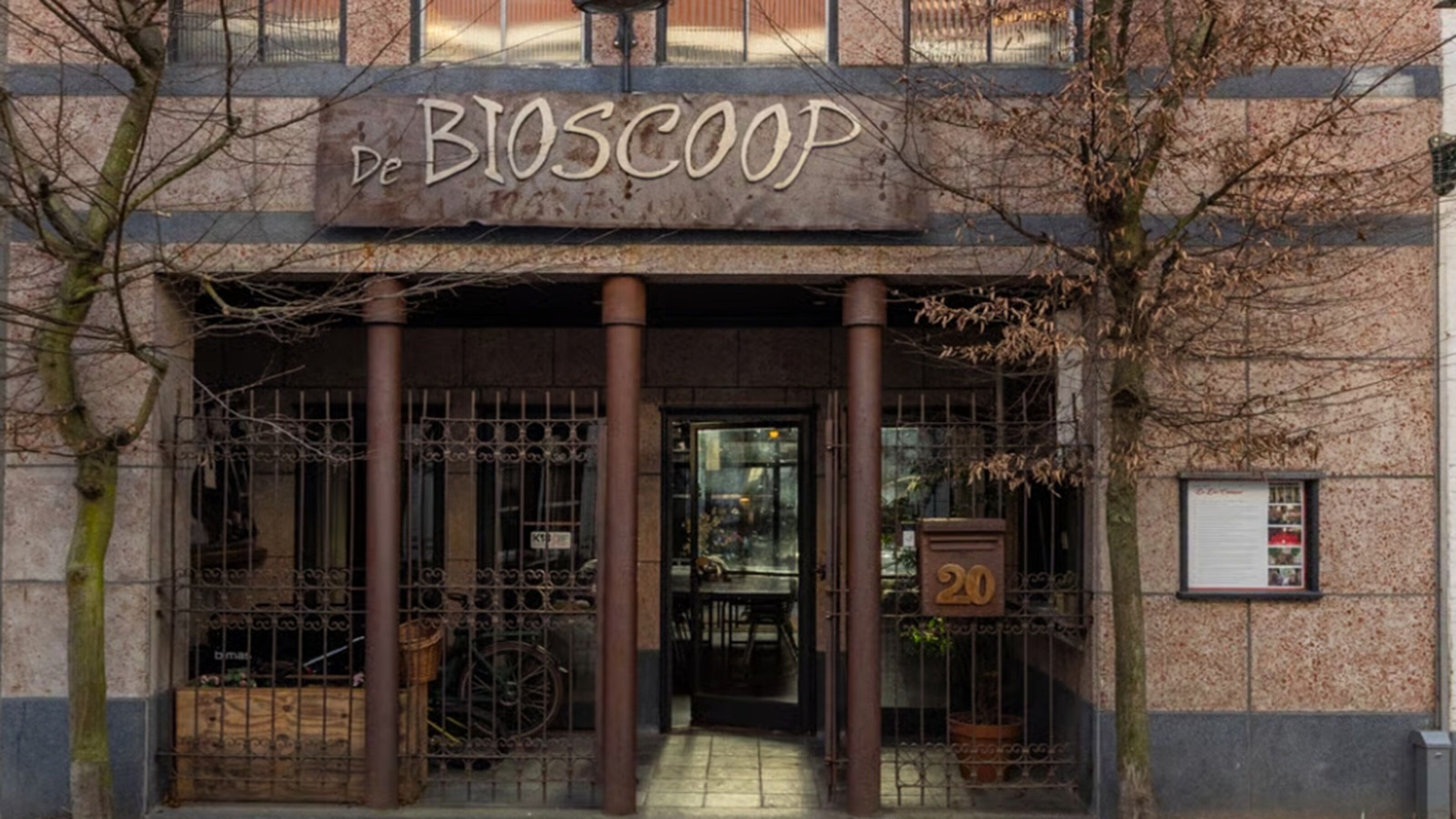 Voormalige bioscoop is omgebouwd en staat nu te koop op Funda