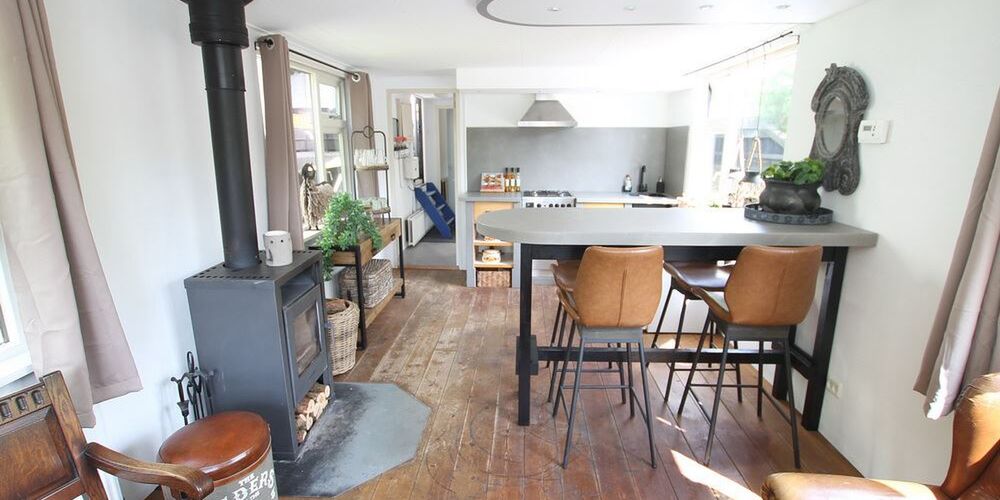 Funda buitenkans: woonboot in Groningen kost slechts €155.000,-