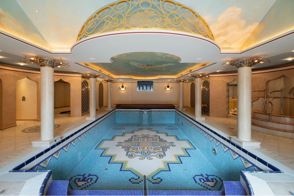 Leipe villa op Funda (€ 5.450.000,-) lijkt op een Grieks paleis