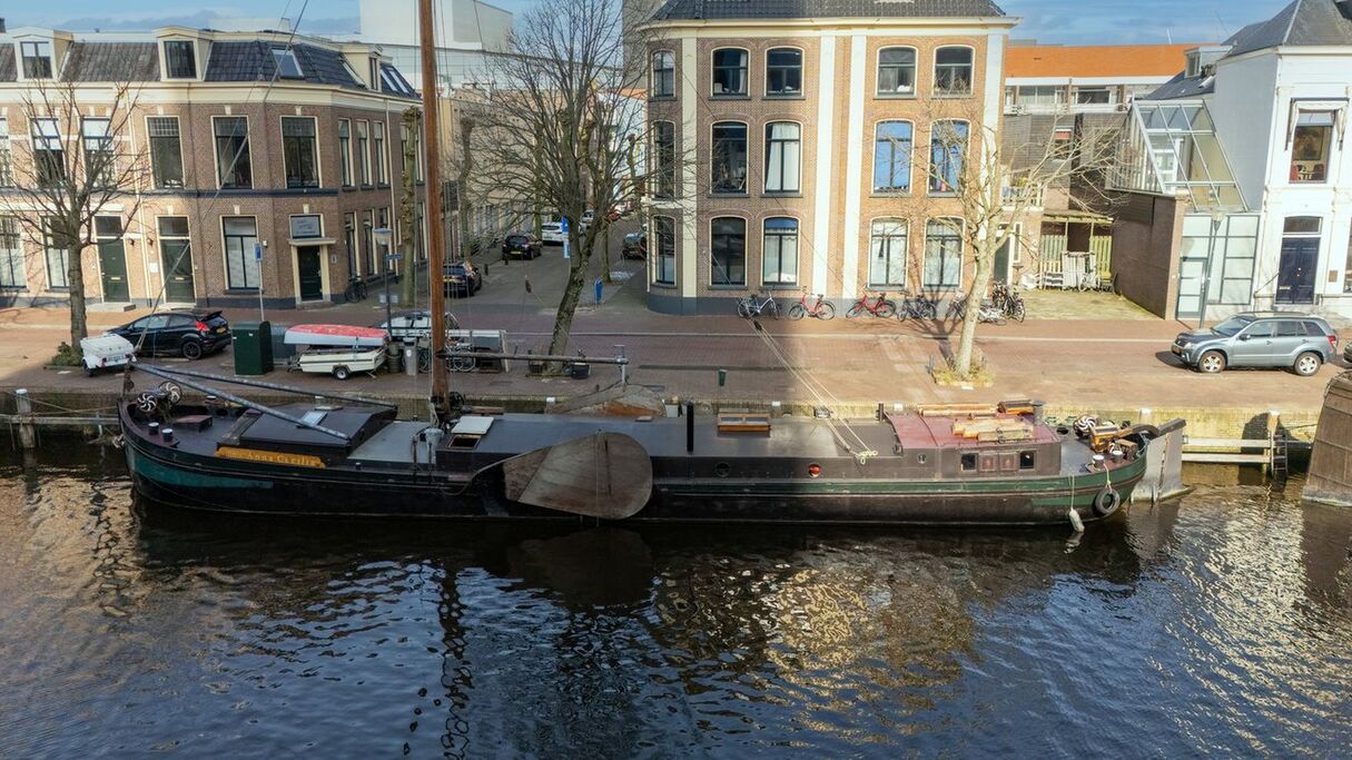 Hét koopje op Funda: woonboot in Leeuwarden kost € 175.000,-