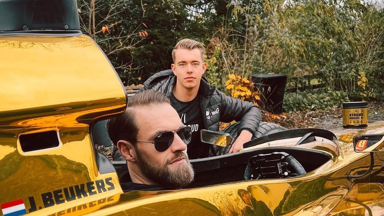 Richard Verschoor verrast Joel Beukers met een gouden A1GP-wagen