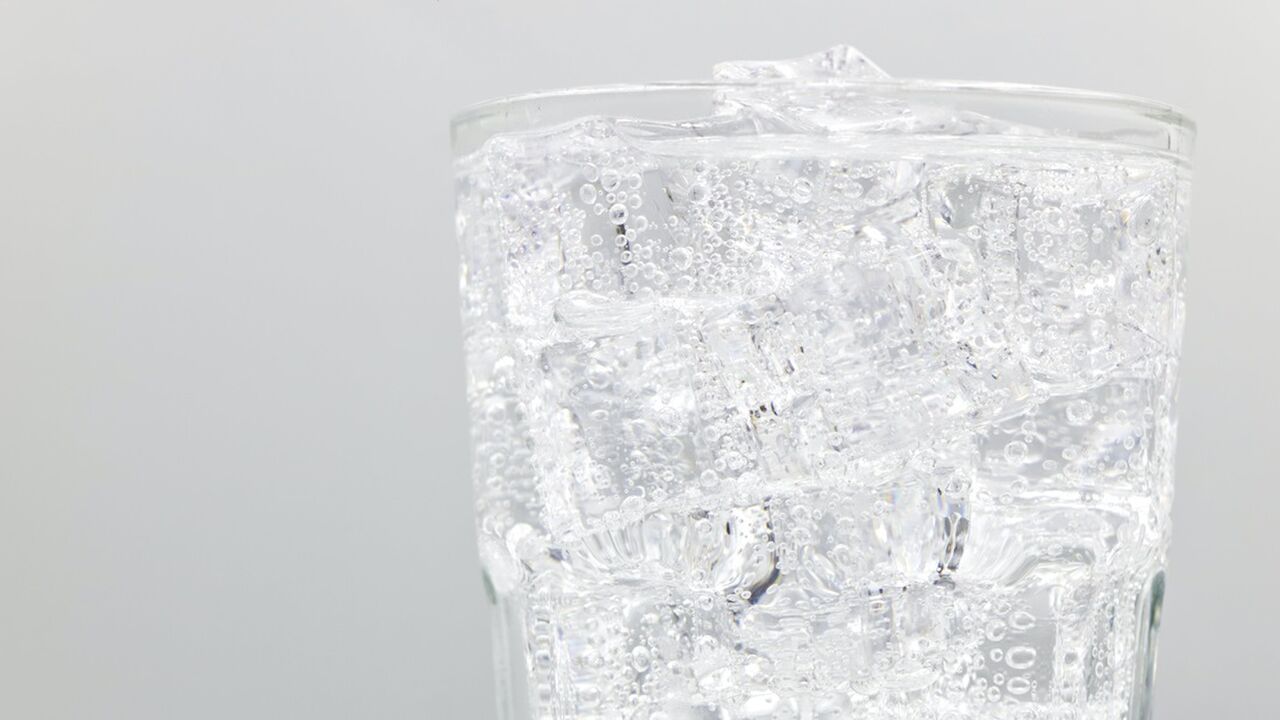 Is bruiswater net zo gezond als plat water?