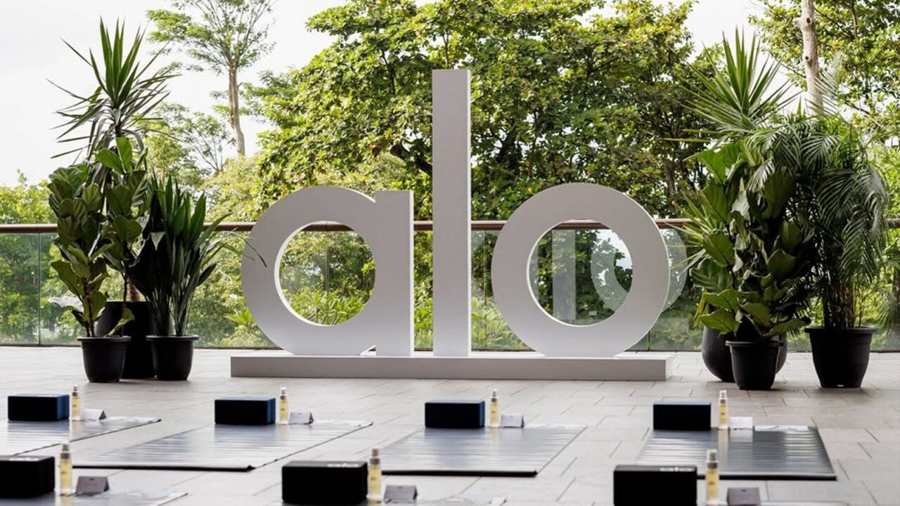 Alo Yoga Oak Brook