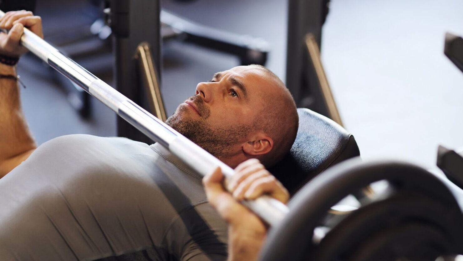 Vanaf zoveel kilo bankdrukken mag je jezelf sterk noemen