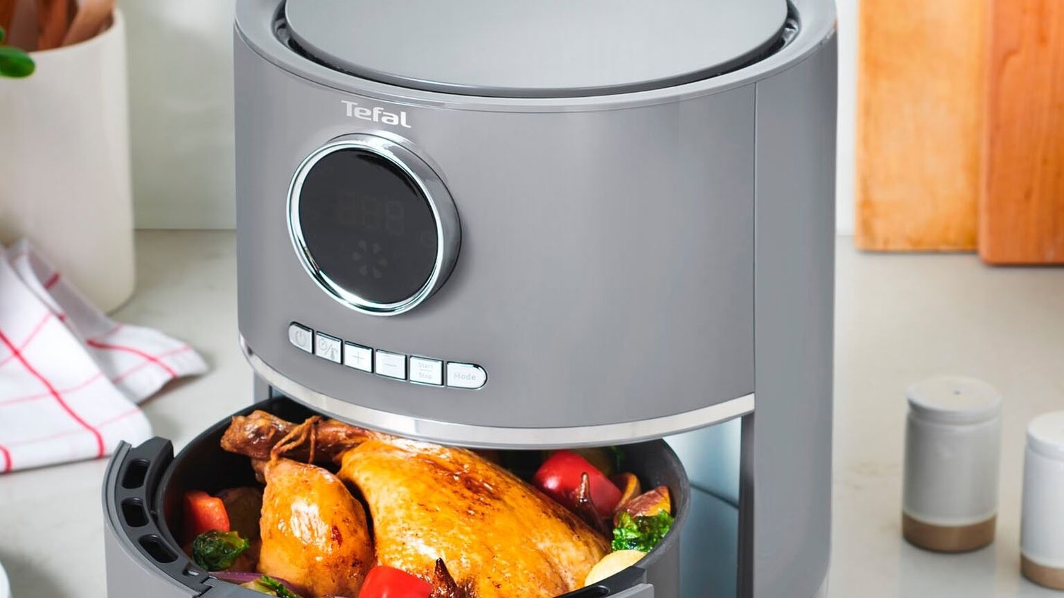 Action verkoopt Tefal Airfryer voor €69,95 (ergens anders €129,95)