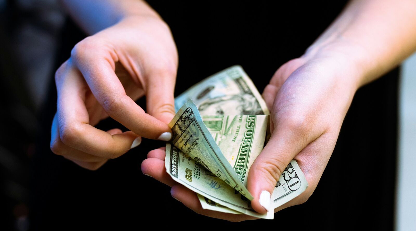 Recent onderzoek toont aan: geld maakt wel degelijk gelukkig