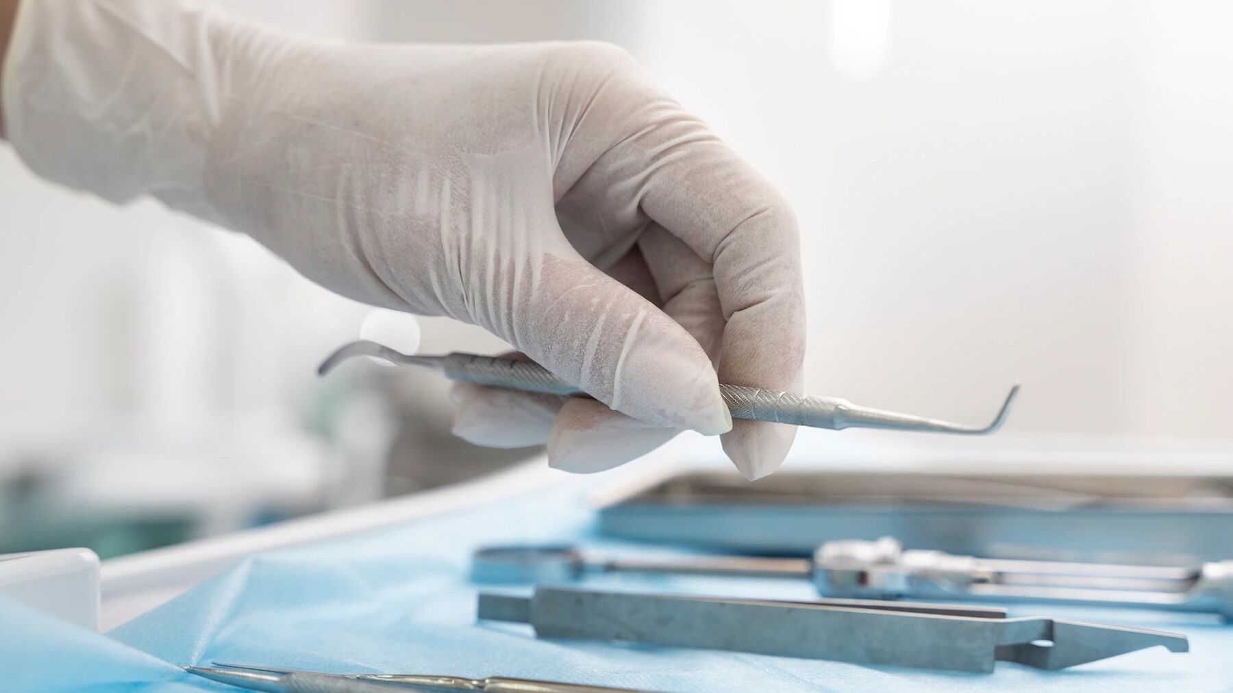 Vrouw neemt tandenbehandeling: "Mijn leven is verwoest"