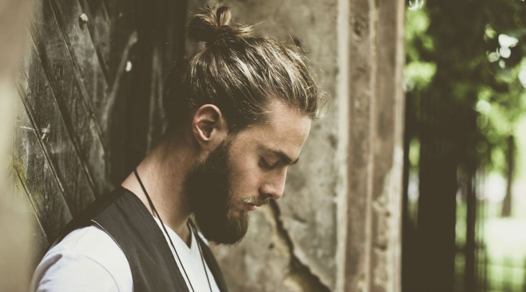 De beste haarstijlen voor mannen met halflang haar