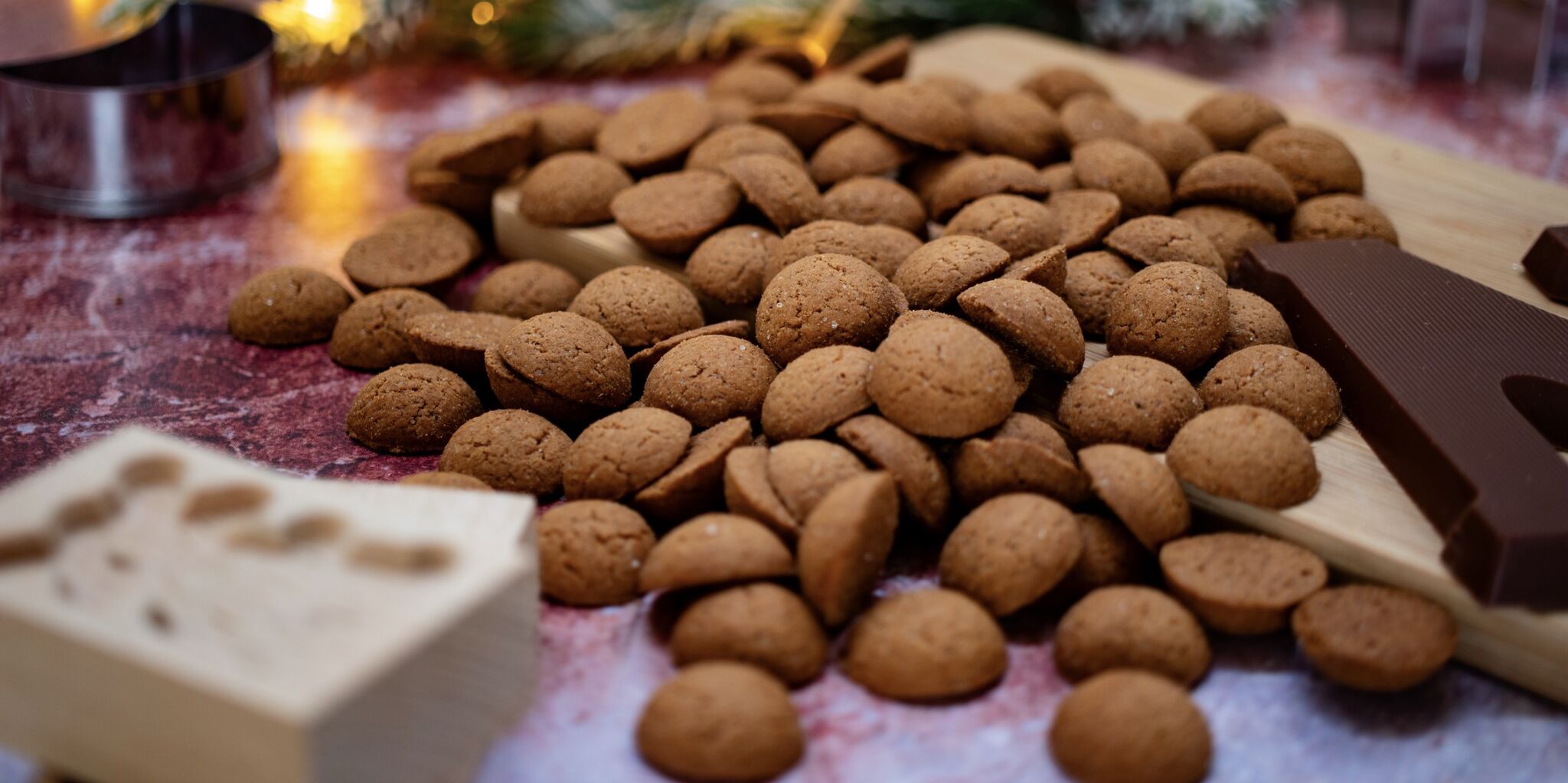 Wat is het verschil tussen pepernoten en kruidnoten?