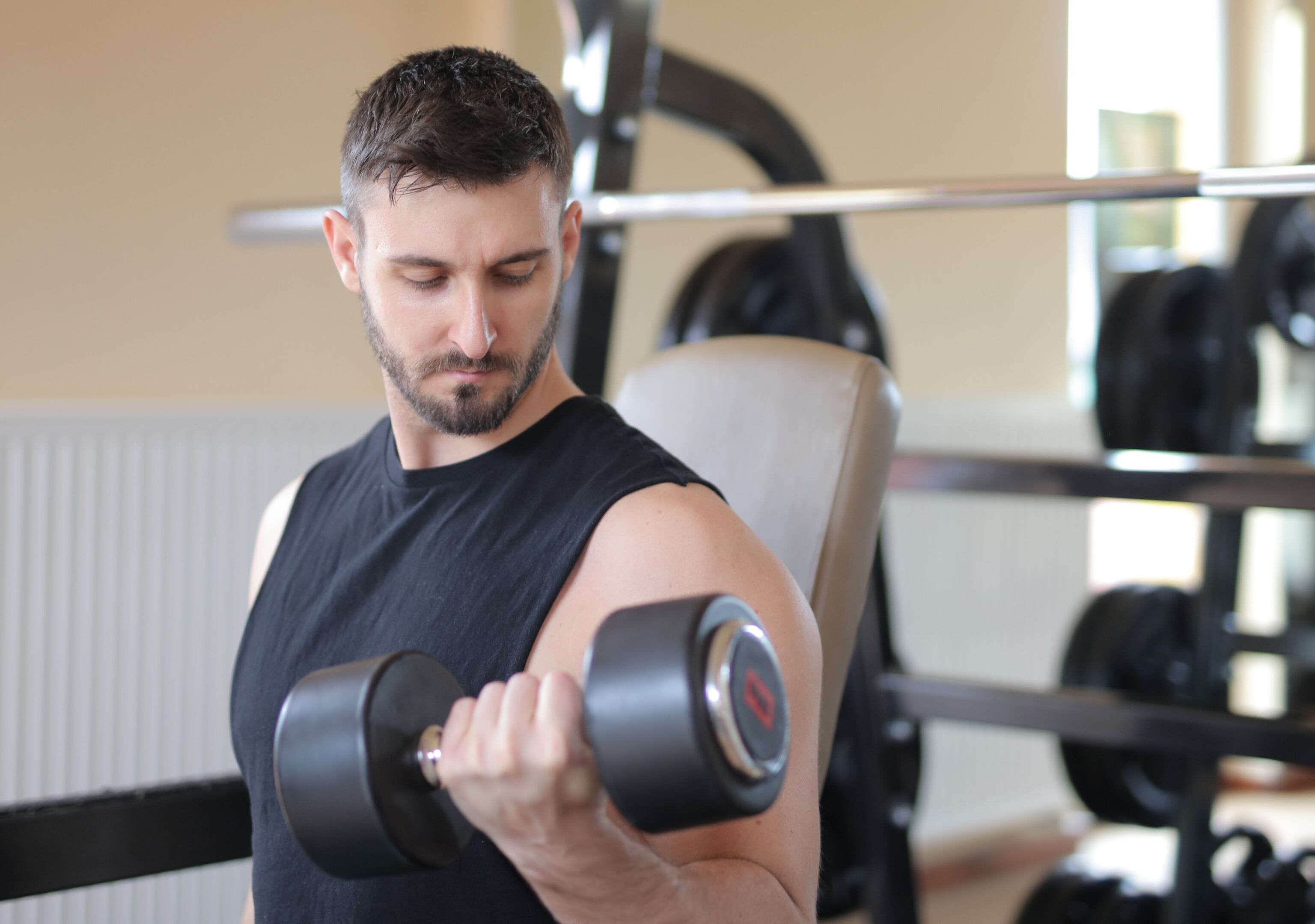 Thuis sporten: met deze oefeningen train jij heel jouw lichaam en blijf ...