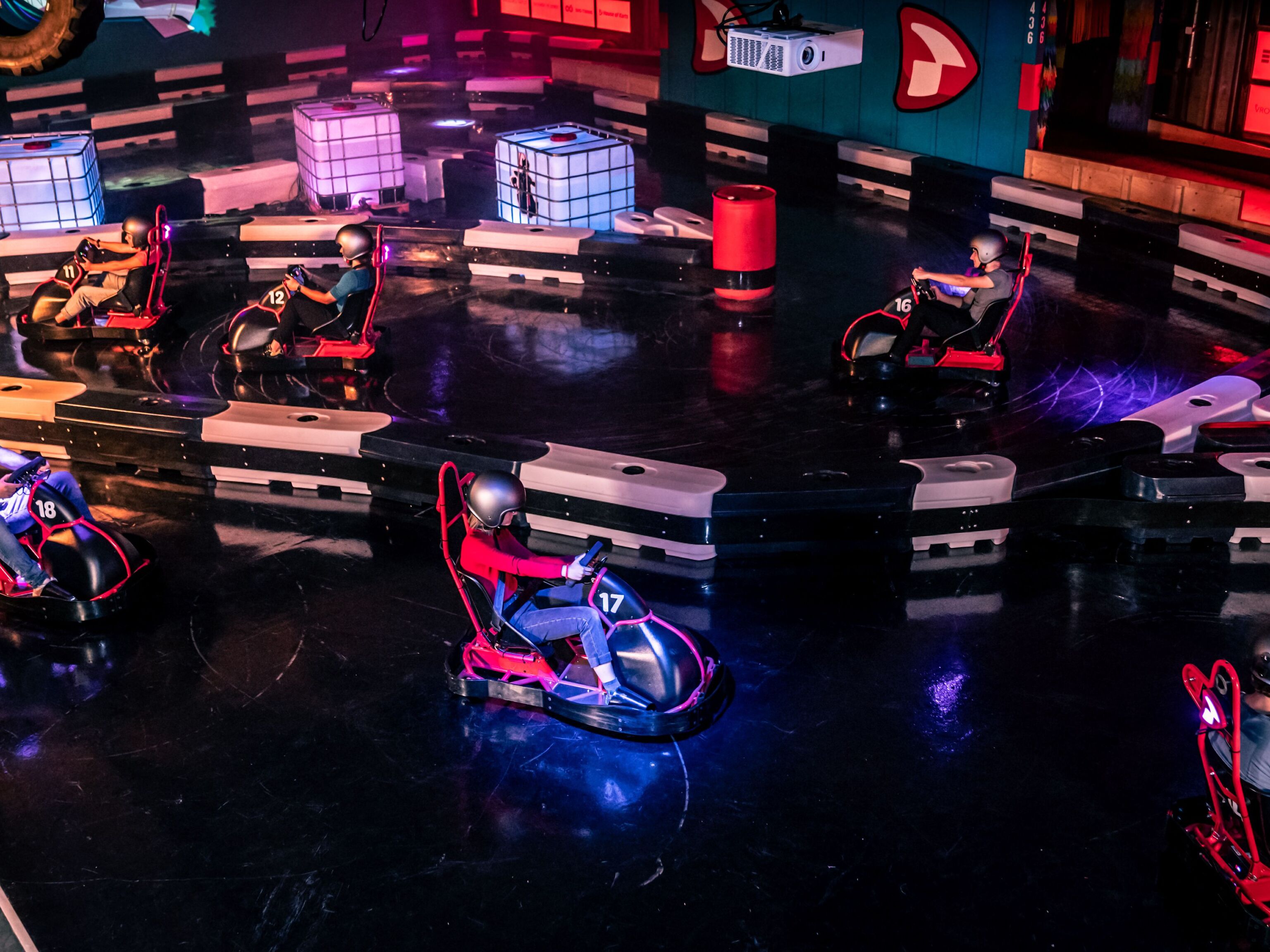 In Utrecht kan je nu tegen vrienden racen zoals in Mario Kart | MAN MAN