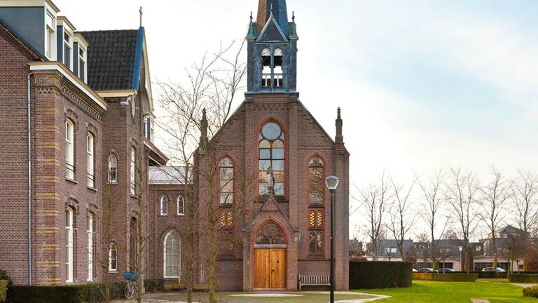 Kerk te koop op Funda met prachtig interieur | MAN MAN